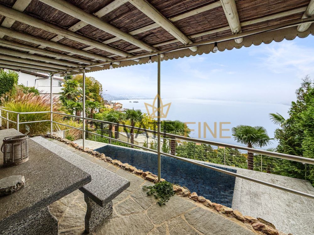 Panoramaresidenz mit Seeblick und Pool über dem Lago Maggiore (12b ...