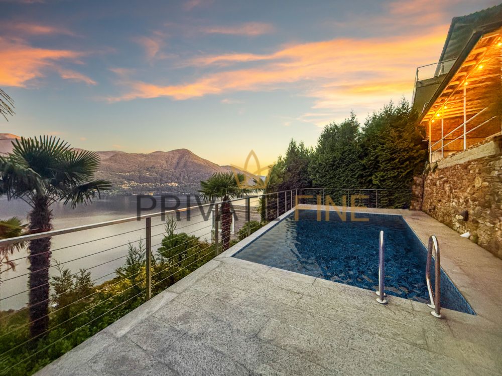 Panoramaresidenz mit Seeblick und Pool über dem Lago Maggiore (12b ...